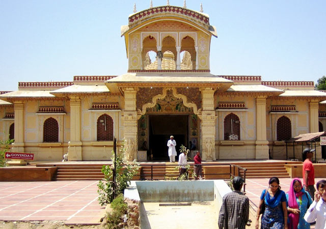 5 Best Places to Visit in and Around Ahmedabad.